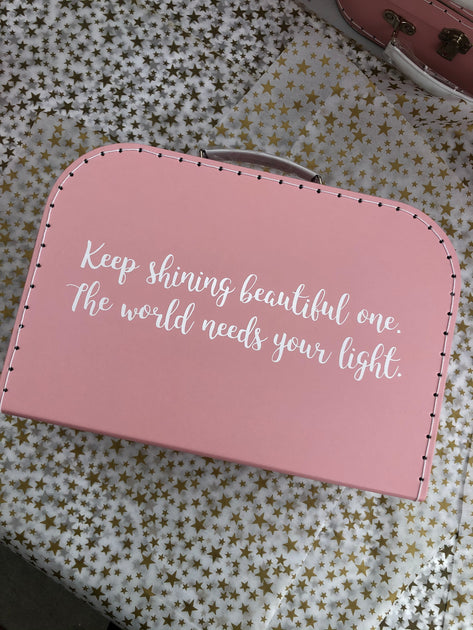 Extra Quote on Suitcase Box – Marais Sky